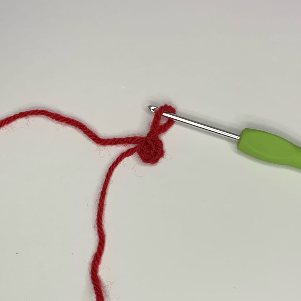 A beginner's guide to crocheting an amigurumi heart - Stitched Safari