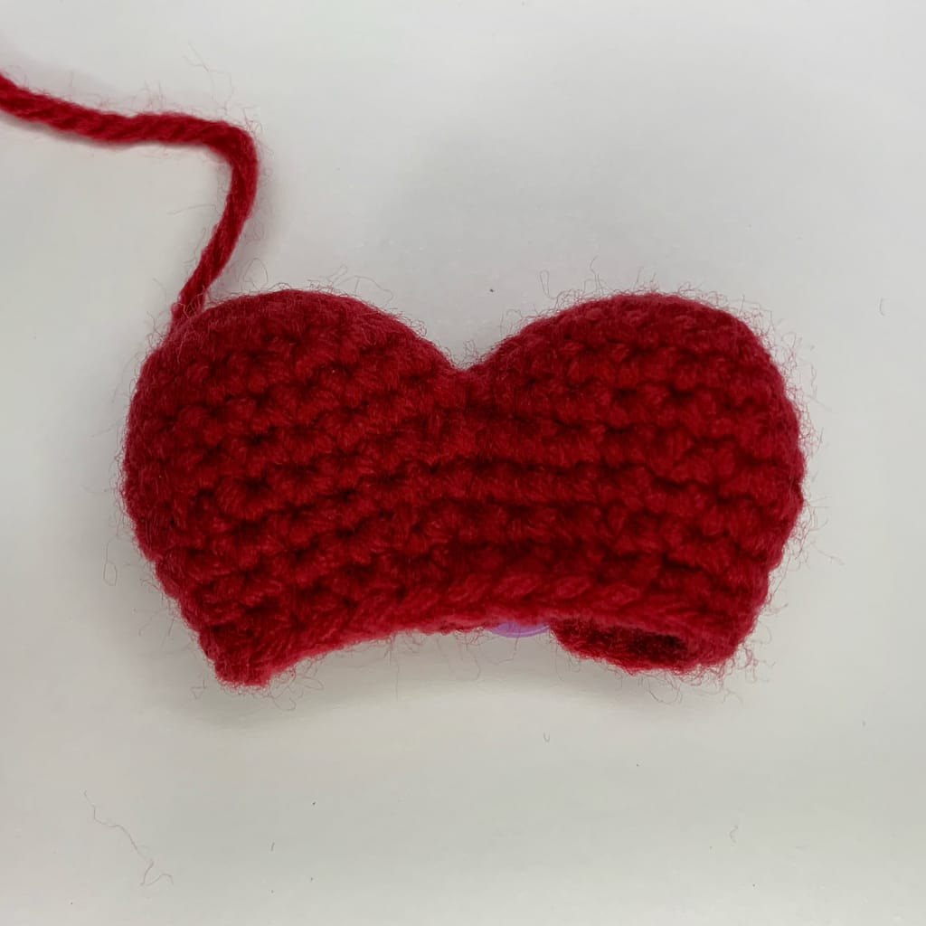 A beginner's guide to crocheting an amigurumi heart - Stitched Safari