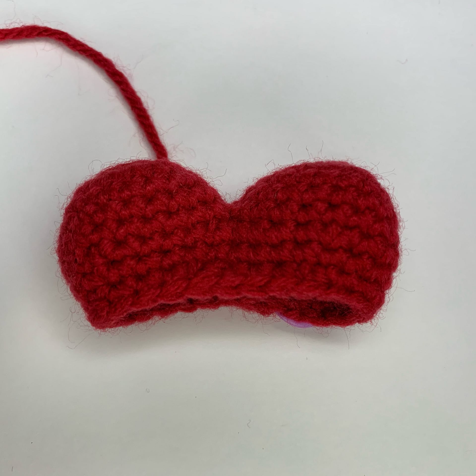 A beginner's guide to crocheting an amigurumi heart - Stitched Safari